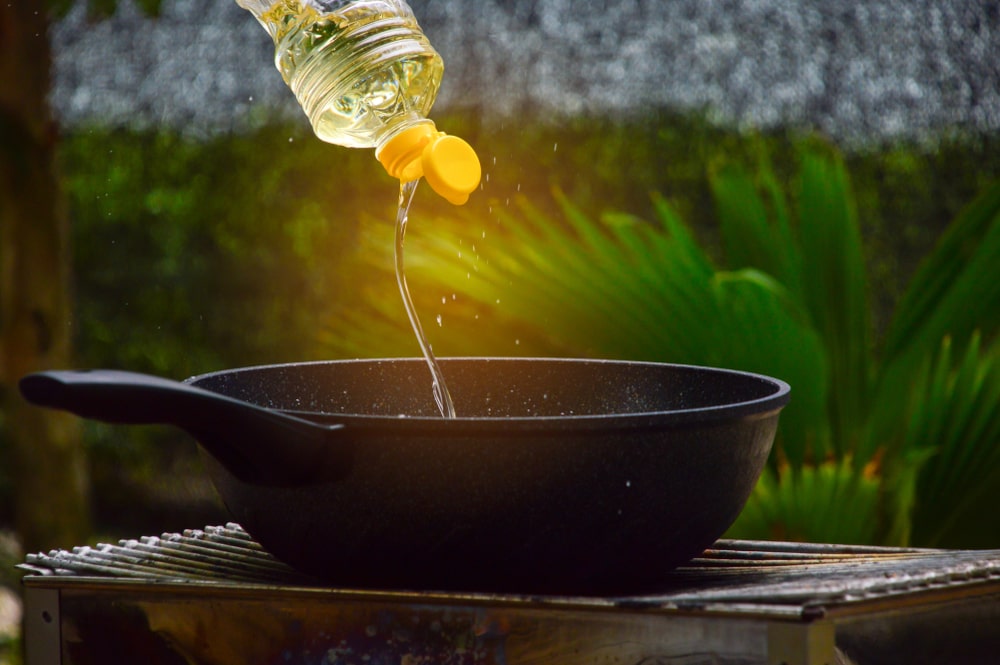 How To Avoid A Cooking Oil Fire - Chef's Vision